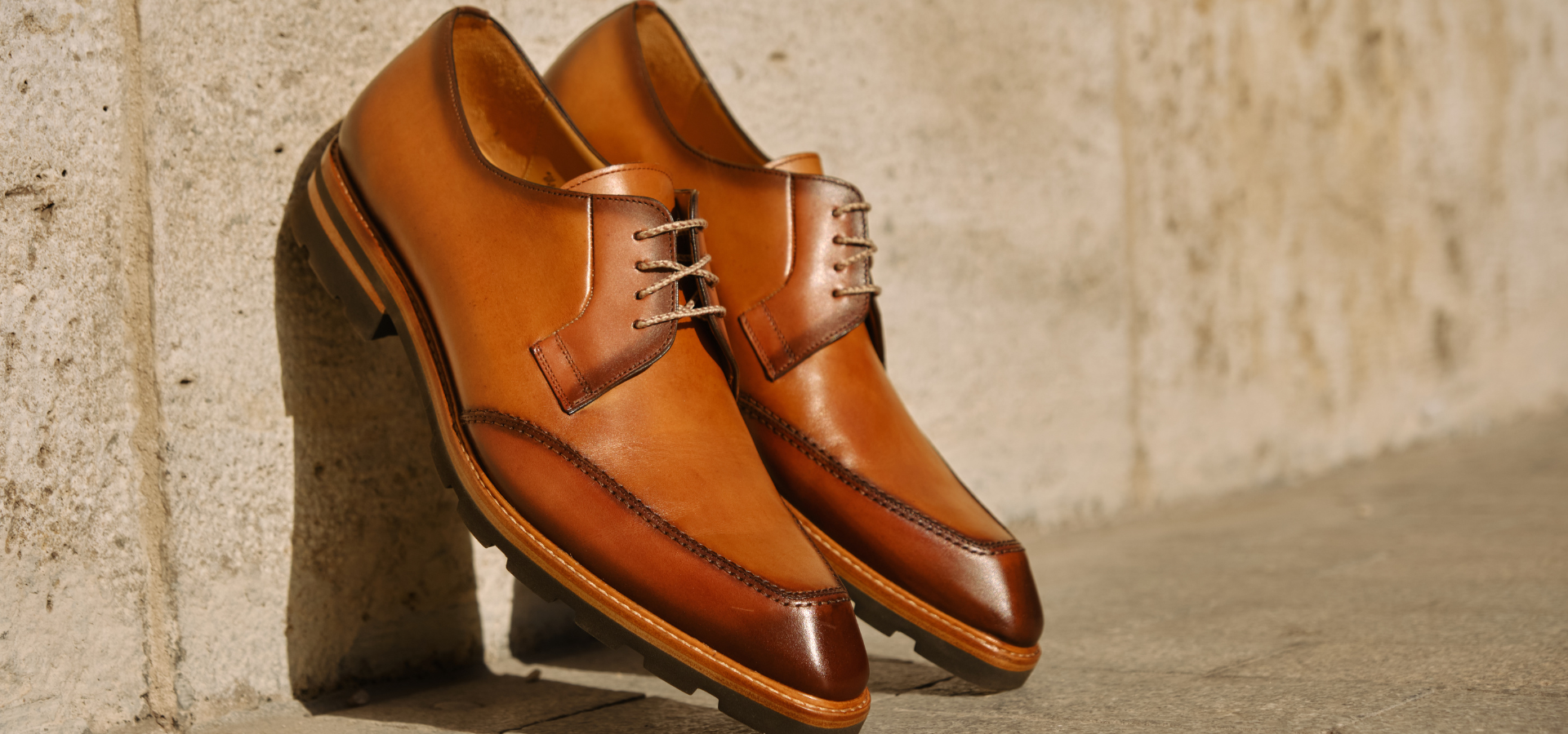 Landing Lug Sole Spectator Derby – Mezlan
